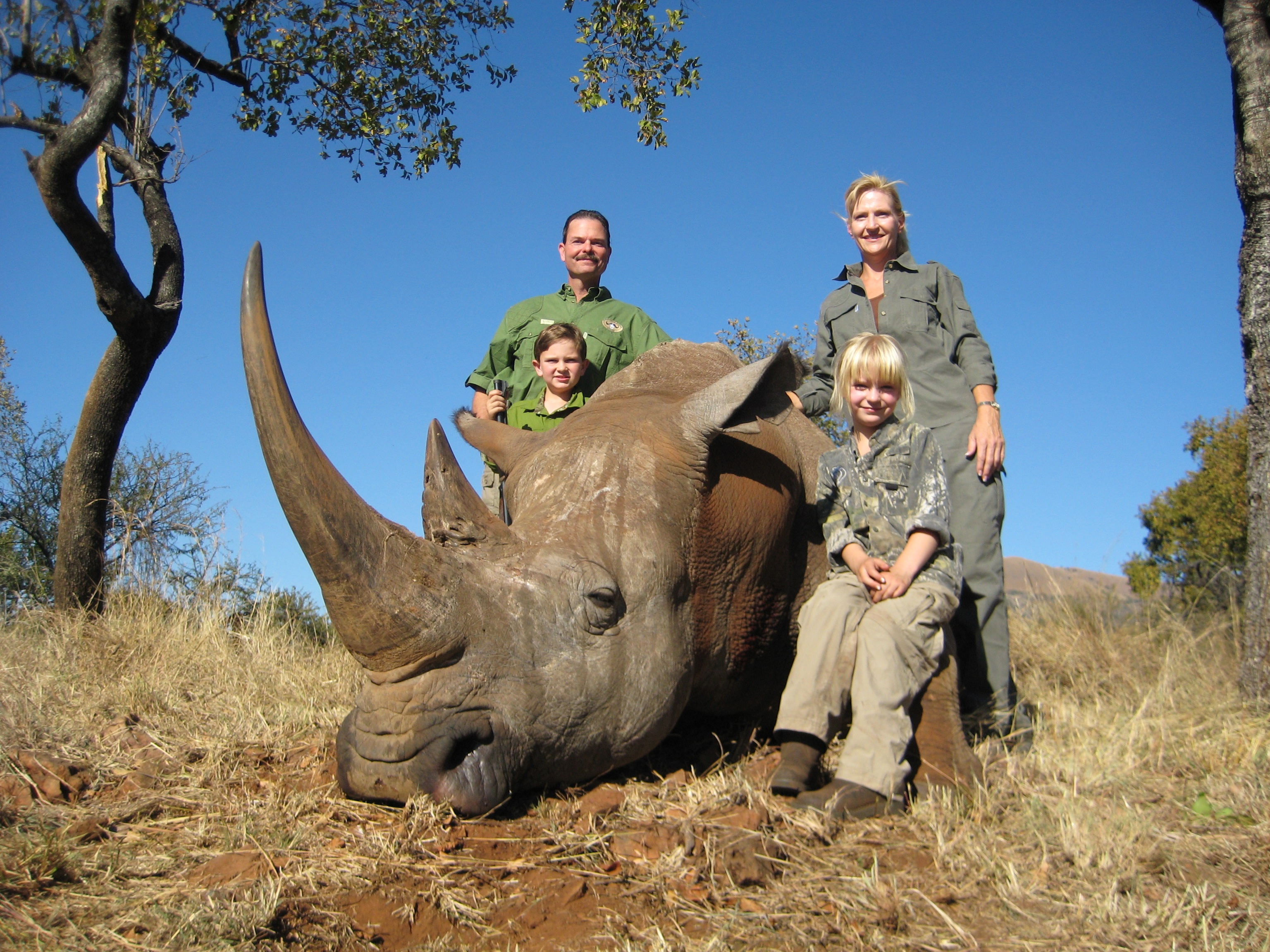 White Rhino Pictures | AfricaHunting.com